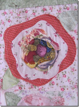 Easy Roses Quilt - Crafts a la mode